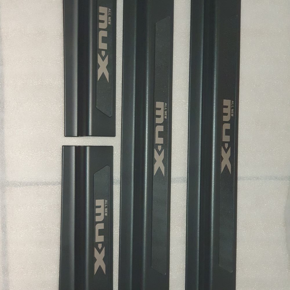 ISUZU MU-X 2021+ SCUFF PLATES – R&R Products And Supplies